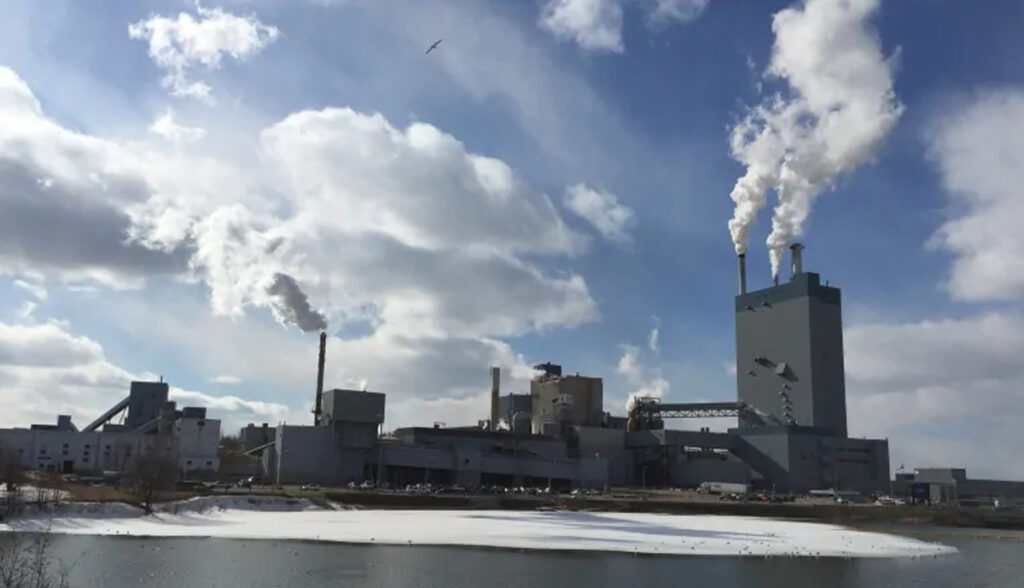 Dryden and Domtar talk about a way to keep the factory viable