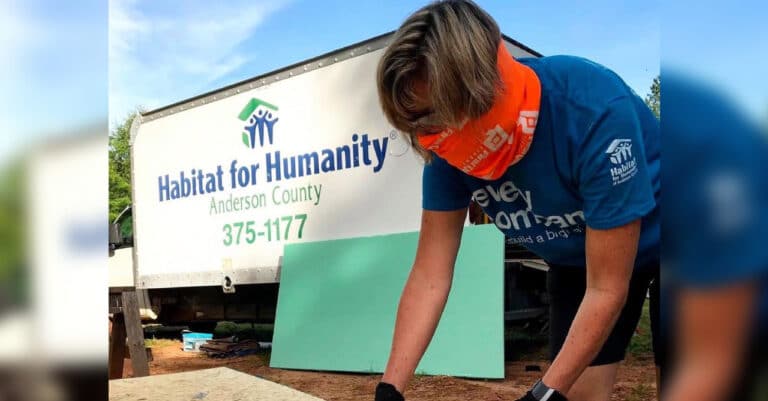 First Quality Tissue building community with Habitat for Humanity of ...