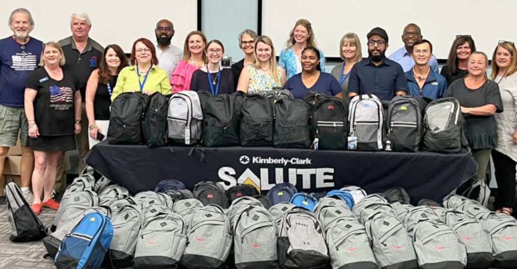 Kimberly-Clark promotes solidarity with the initiative “Backpacks for ...